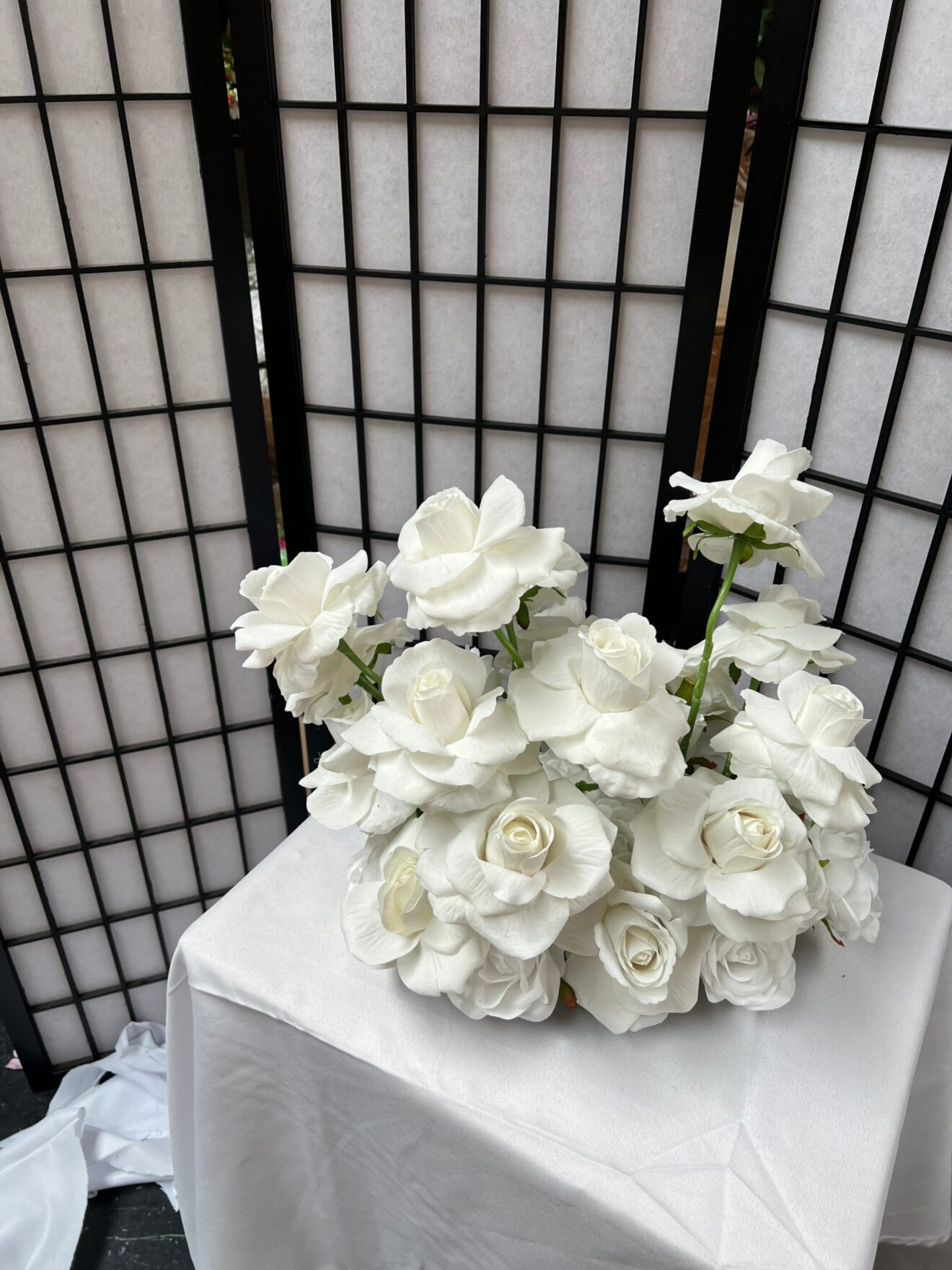 Wedding White Roses Low Flower Centrepiece - IVY CRUZ